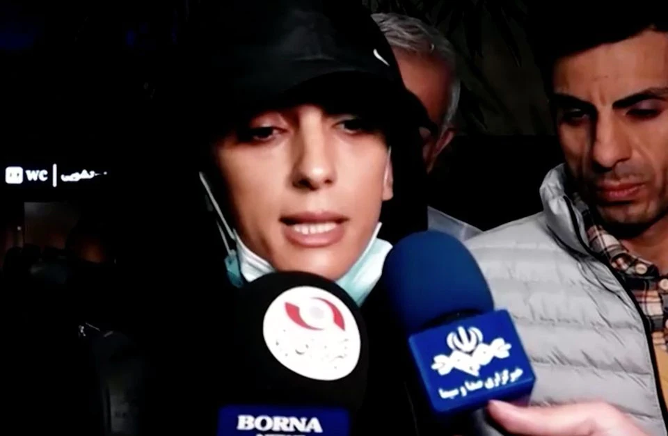 Elnaz Rekabi: Fans cheer, clap as climber returns to Iran | Atoll Times