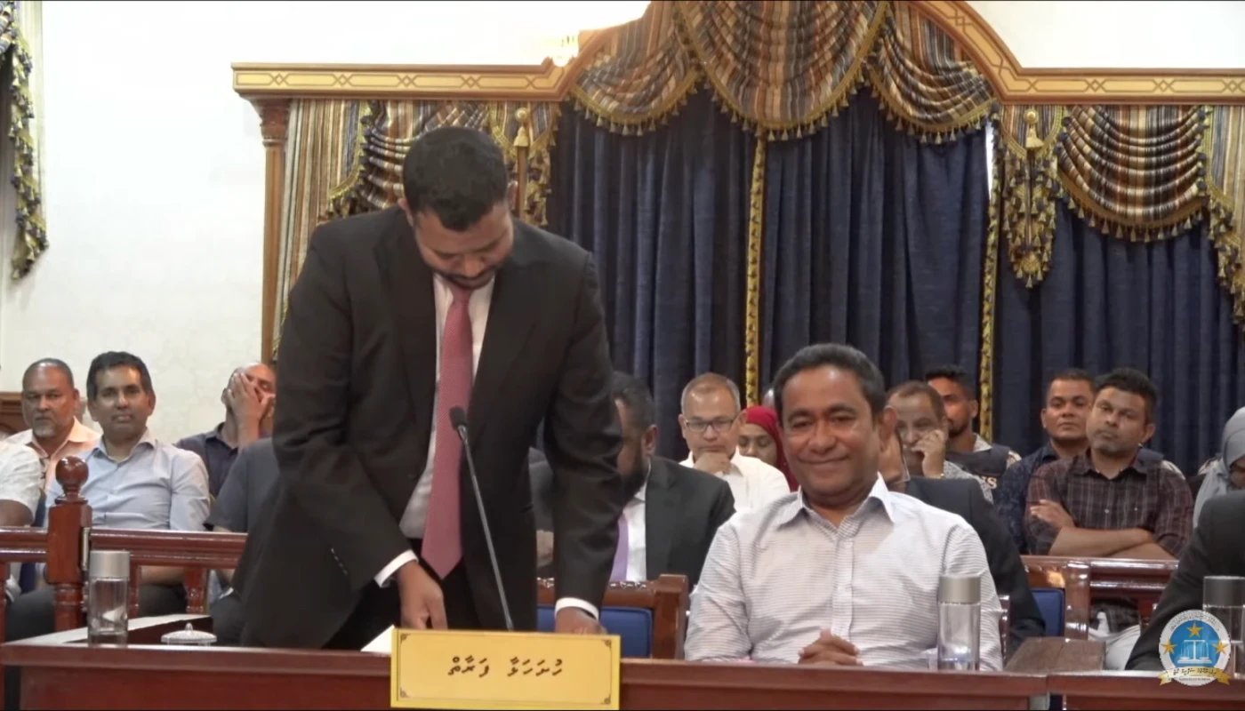 Supreme Court orders stay on Yameen's Fuggiri graft trial | Atoll Times
