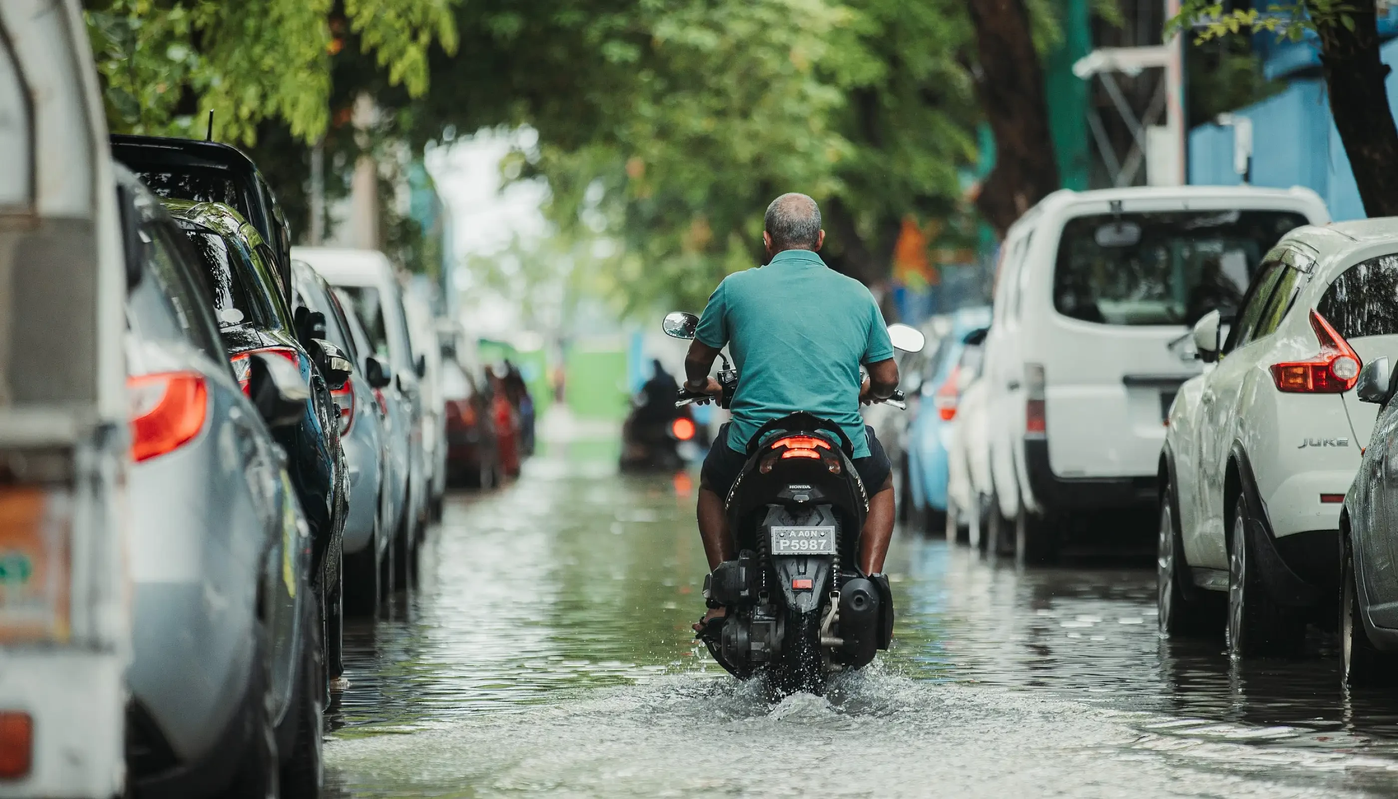 MET issues white alert as Cyclone Ditwah moves away from Maldives ...