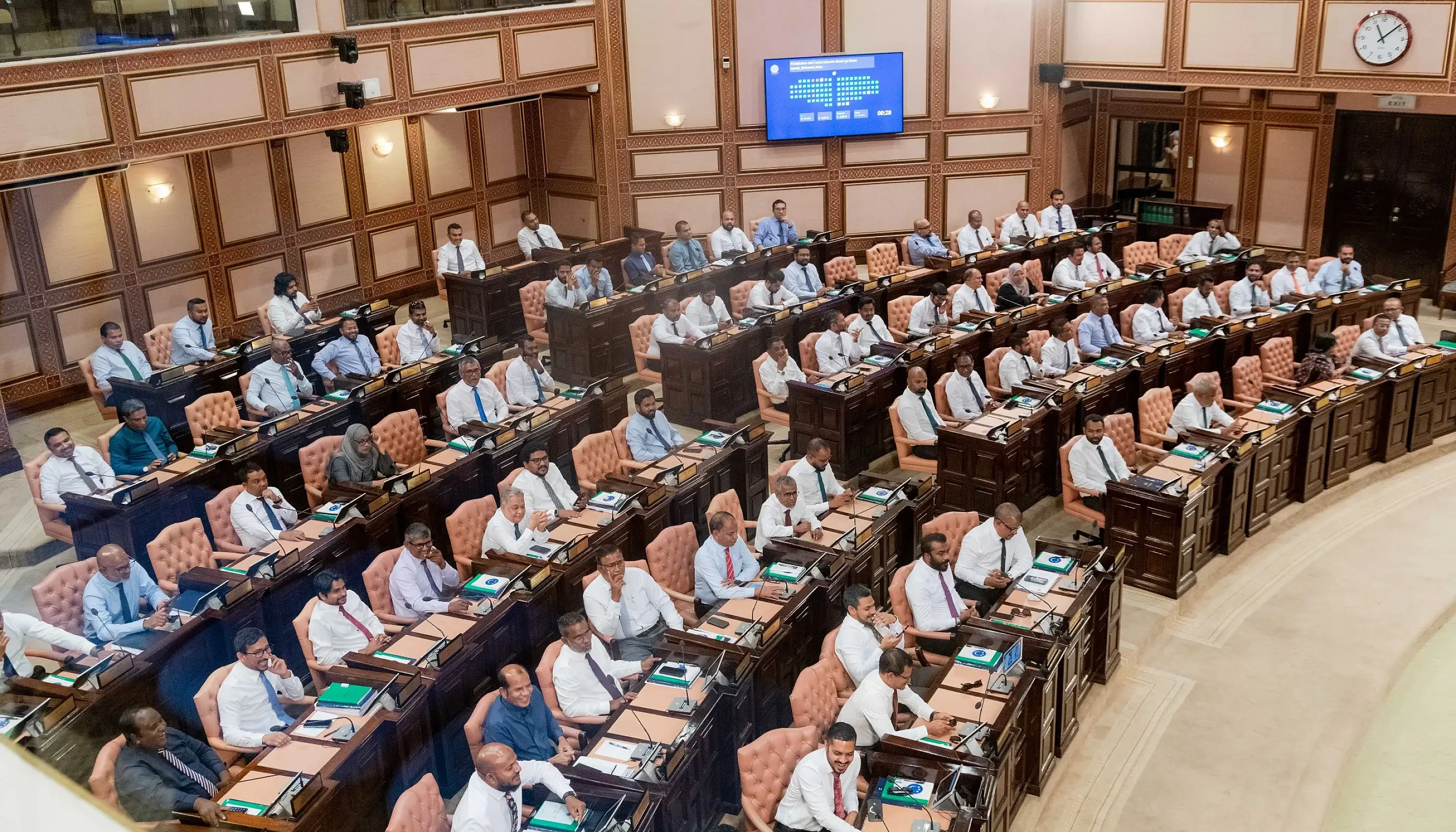 Parliament accepts bill to shorten term, align elections | Atoll Times